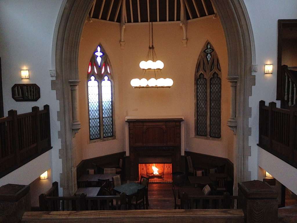 Decorating of Wetherspoons Pub – Newport, Isle of Wight – Emerald Painters